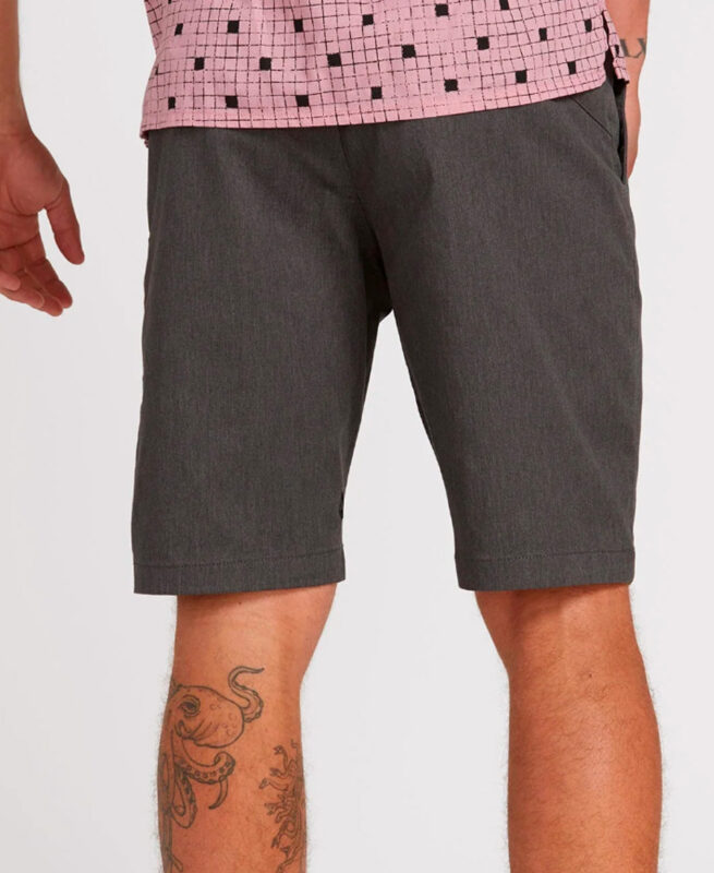 Bermuda Volcom Chino Frickin 21″ – Cristóbal Colón